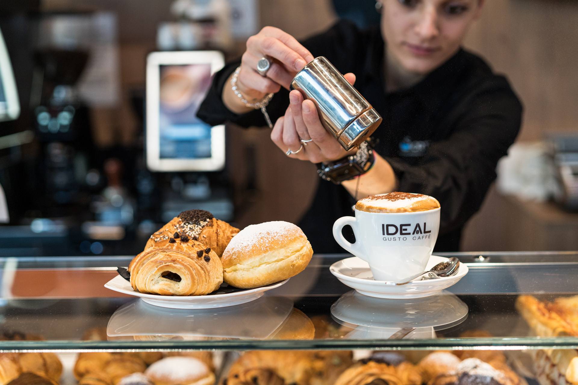 Bar e caffetteria per ogni pausa | Shorts cafè Tavernerio